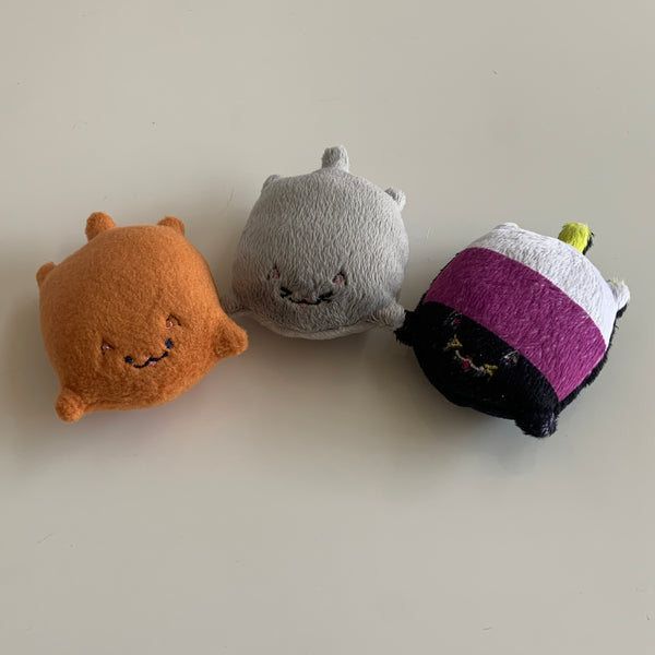 Squee plushie | Kitties & Cream